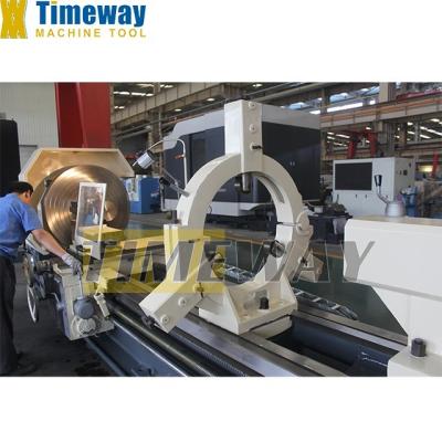 Cina Vendere 130mm Spindle Bore Heavy Duty Torno orizzontale macchina con 755mm larghezza letto in vendita