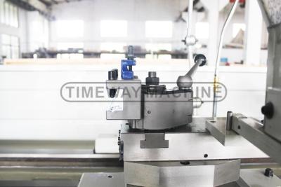 Cina Alta precisione 2000mm Universal Gap Bed Lathe CL-460 con potenza del motore a fusione di 5,5 kW in vendita