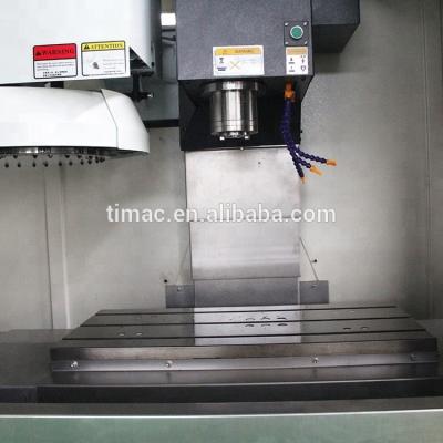 Cina 500 mm Spindle Travel VMC550 3-asse Lineare Ferrovia Verticale Centro di lavorazione CNC Machine in vendita