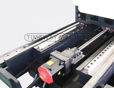 China Industrie-Gantry-Bearbeitungszentrum mit 3000 mm Tischbewegung und 6 m/min Speise zu verkaufen