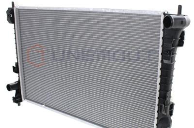 中国 ラジエーター適合モデル FO3010315 OE NO. DG1Z-8005-F DG1Z-8005-G TM002 販売のため