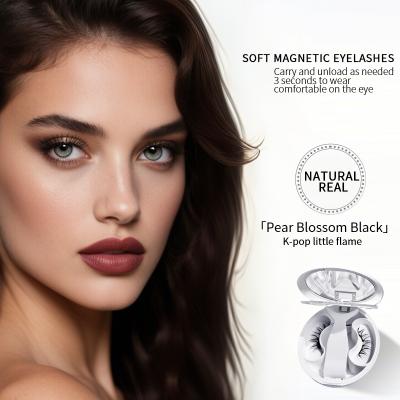 China Natural Look 3D 5D Voluminous Soft Magnetic False Eyelashes Dramatic Cat Eye Look for sale