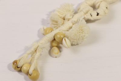 Cina Cintura tradizionale in corda di cotone con conchiglia di mare boemo per cintura o cravatta in vendita
