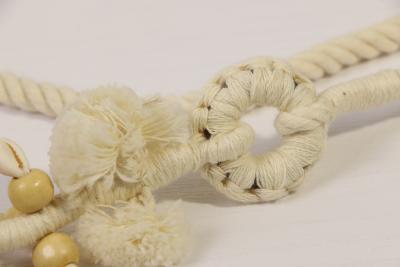 Cina Cintura tradizionale in corda di cotone con conchiglia di mare boemo per cintura o cravatta in vendita