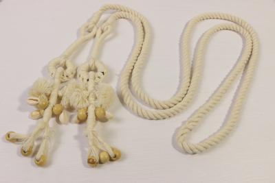 Cina Cintura tradizionale in corda di cotone con conchiglia di mare boemo per cintura o cravatta in vendita