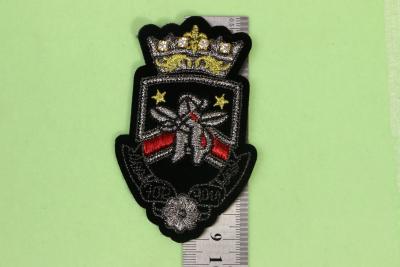 中国 小さい王冠のスパンコール パッチのスタンプの普及した王冠の服の蝶箱のビード パッチ パッチの付属品 販売のため