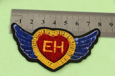 Cina Lo zecchino rosso sudato Wing Shape Felt Applique Patch della lettera di potenziale d'ossido-riduzione del cuore per cuce su ferro sopra per gli indumenti o i jeans in vendita