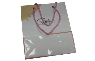 Cina Il regalo della carta da stampa di logo insacca con le maniglie, la laminazione opaca in vendita