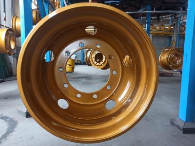 Cina Fuel Truck Wheels Rims 8.25x22.5 in vendita