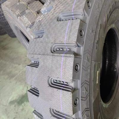 Cina 12R22.5 Vacuum Van Truck Trailer Tires Drive Wheel Tread Deepening Anti-Zap Tire in vendita