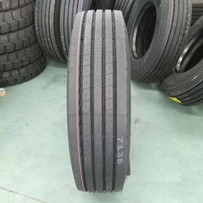 Cina 12R22.5 Vacuum Van Truck Trailer Tires Drive Wheel Tread Deepening Anti-Zap Tire in vendita