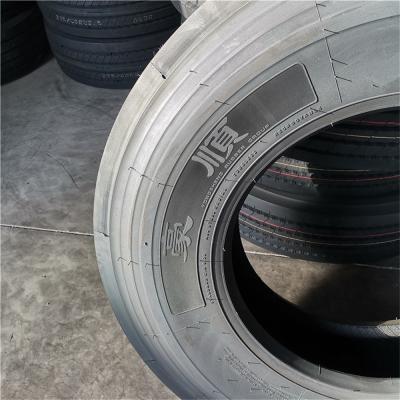 Cina 11R22.5 12R22.5 Pneumatici per rimorchio per autocarri con ruote Pneumatici a vuoto a fili integrali in vendita