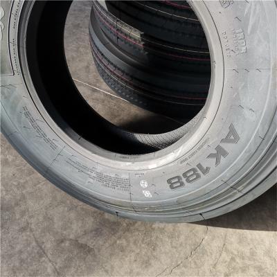 Cina 11R22.5 12R22.5 Pneumatici per rimorchio per autocarri con ruote Pneumatici a vuoto a fili integrali in vendita