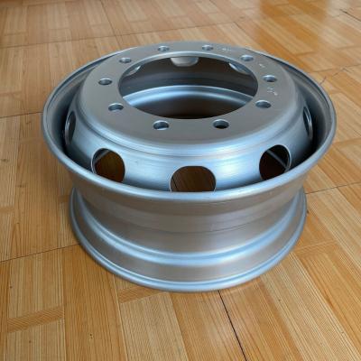 Cina Truck Vacuum Steel Rims 8.25*22.5 With 11R22.5 Tires Load Car Truck With Wheels Trailer Steel Rims in vendita