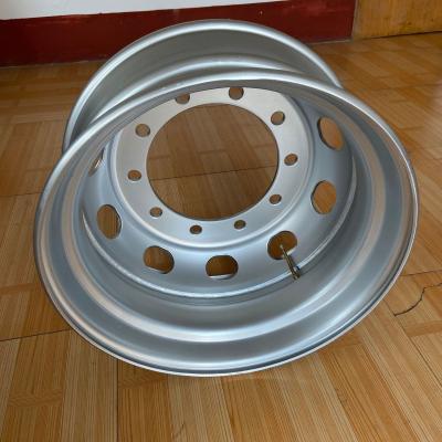 Cina Truck Vacuum Steel Rims 8.25*22.5 With 11R22.5 Tires Load Car Truck With Wheels Trailer Steel Rims in vendita