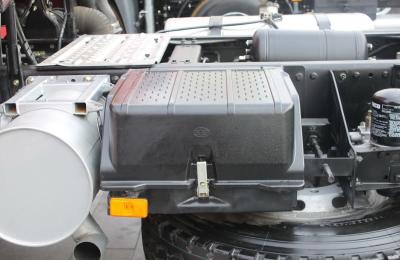 Cina PLA J6M Camion pesante 280 CV Camion trattore rimorchio 4X2 in vendita