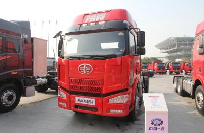 Cina J6M trattore rimorchio camion pesante camion 330HP unità trattore 6x2 in vendita