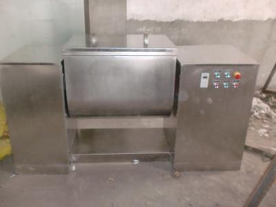 Cina 380V 440V Industrial Mixer Machines  150kg/batch Dry Powder Blending Machine in vendita