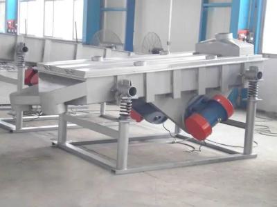 Cina Multi Layer Linear Vibrating Screen Machine For Quarry Site in vendita