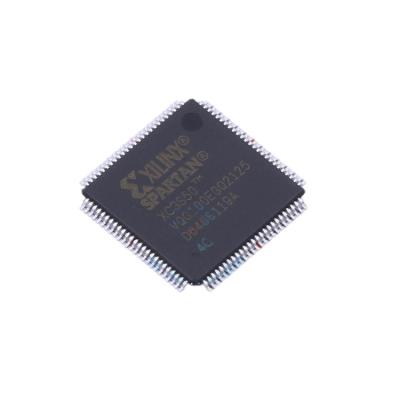 China (In voorraad de geïntegreerde schakeling 100-VQFP) van XC3S50-4VQG100C (14x14) IC FPGA 63 I/O 100VQFP Te koop