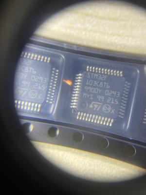 中国 STM32F103C8T6 LQFP48 SMDIntegratedはMCUのコントローラーのミクロ制御を巡回する 販売のため