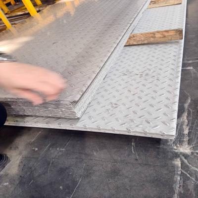 China Industrial Checker Plate Anti Slip Stainless Steel Embossed Plate Diamond Pattern Floor Sheet for sale
