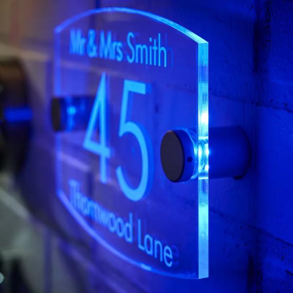 Quality Custom Advertising Signage High Brightness House LED Acrylic Signs 25mm X 25mm for sale