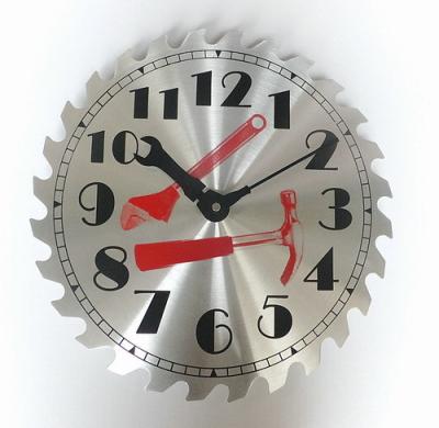China Gear Shape Diameter 32cm Silverl Metal Wall Hanging Quartz Clock for Home Use for sale