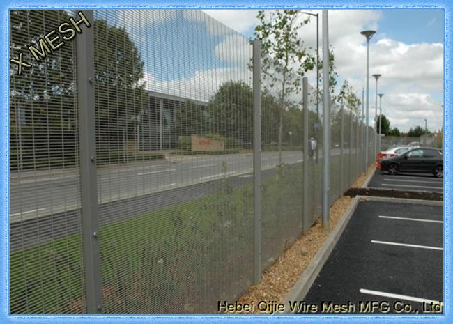 358 mesh fence-FM0003