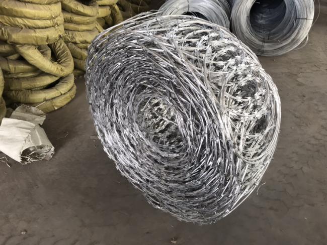 flat wrapped razor wire