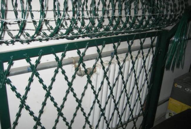 razor wire mesh