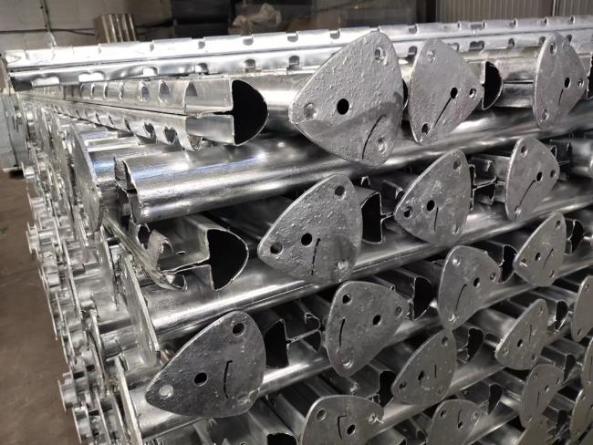 hot dipped galvanized peach post with base plate