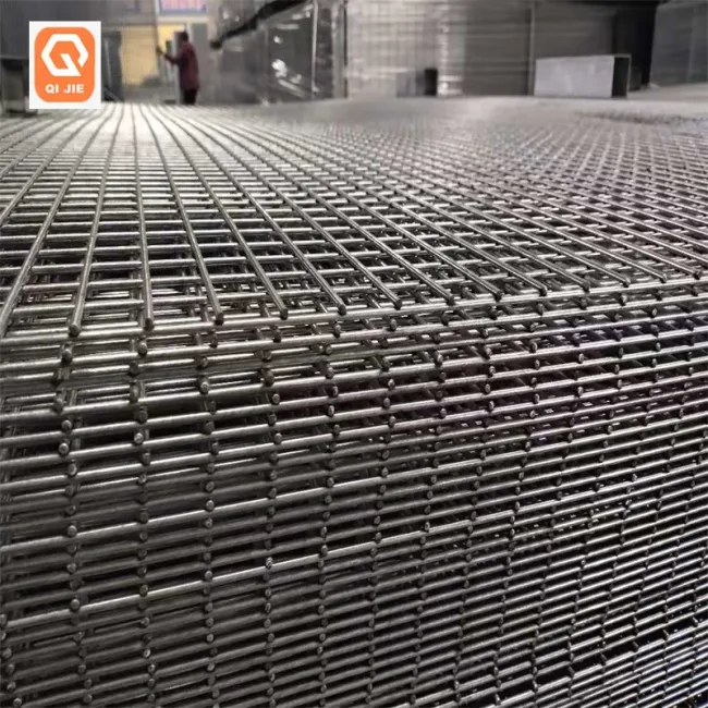 Customized Size Hot Galvanized Iron Roll Welded Wire Mesh for Farm