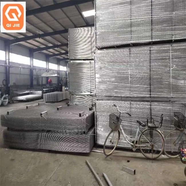 Customized Size Hot Galvanized Iron Roll Welded Wire Mesh for Farm