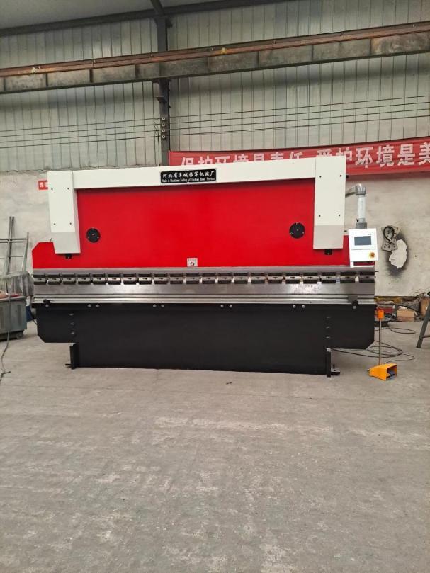 CNC Bending Machine