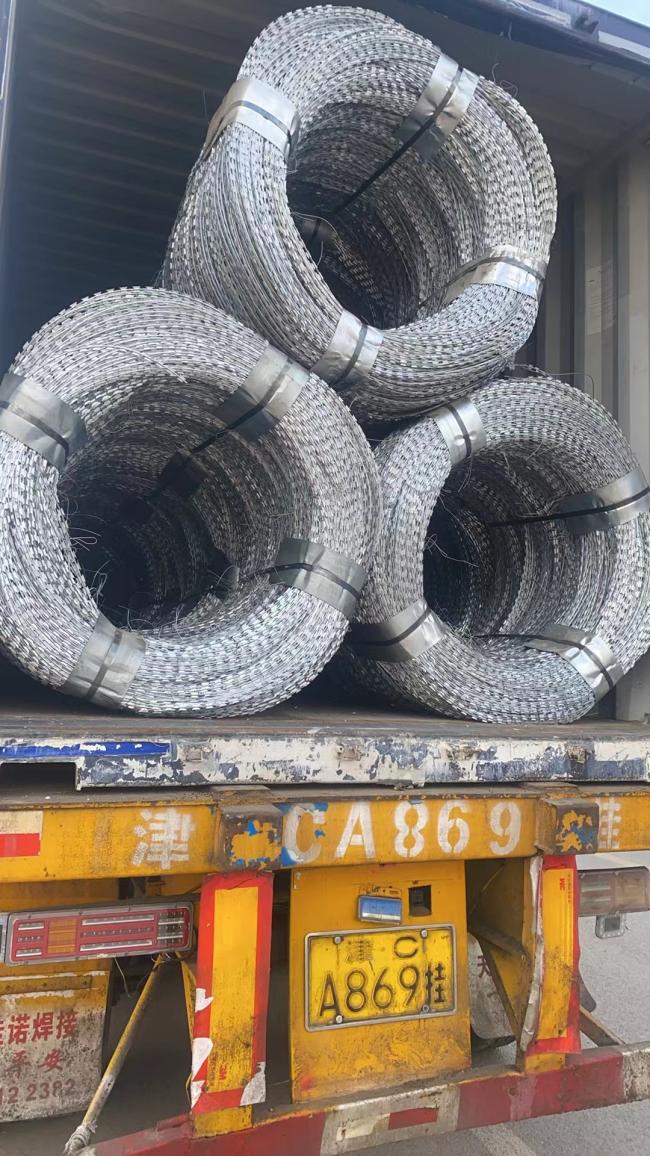 concertina razor wire