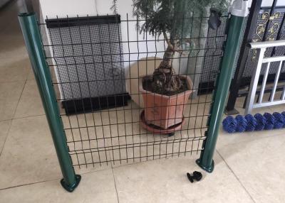 China Pvc Coated Panel Curved Steel Fence Peach Post For Garden for sale