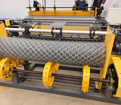 China Galvanized PVC Coated Low Carbon Steel Wire 60*60mm Chain Link Fence for sale