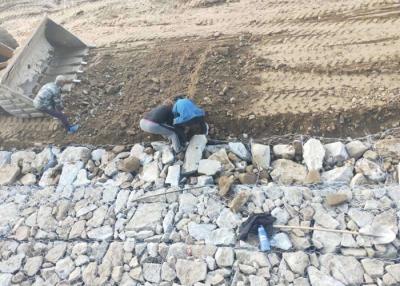 Cina Le barriere difensive zincano la scatola esagonale rivestita del gabbione in vendita
