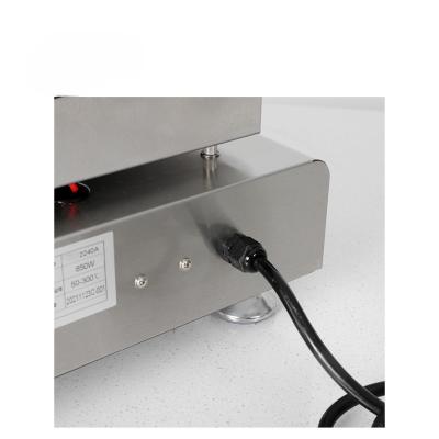 Cina 110V Commercial Waffle Maker Machine con temperatura compresa tra 50-300C e design compatto in vendita