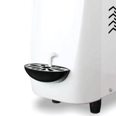 Cina Compatta e conveniente 6L*1 Hopper Volume Commercial Ice Cream Maker Machine in vendita