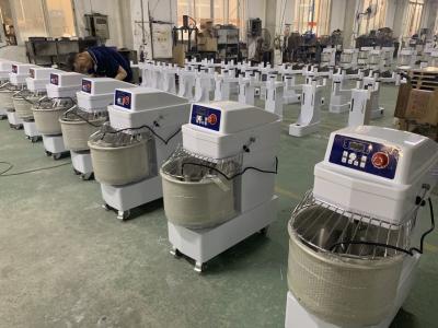中国 頻度チェンジャーの螺線形のこね粉ミキサー20リットルの商業牽引の倍の動き 販売のため