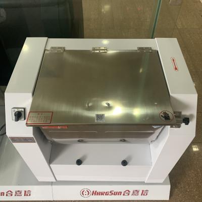China Mezclador de pasta horizontal de la harina de la cuchilla plana industrial del mezclador capacidad de 100 litros para el bollo en venta