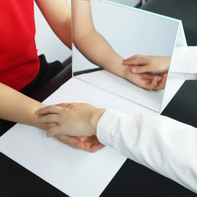 Cina Fisioterapia pieghevole riabilitazione per ictus Dispositivi medici Neuro specchio scatola di terapia medica in vendita