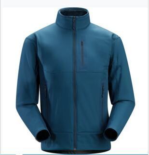 China Customized windbreaker hiking ski jacket for sale