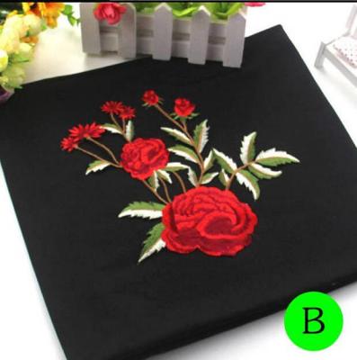 Cina Il poliestere ha ricamato il ferro sugli applique delle toppe con il fiore 19*14 cm di Rosa del boutique in vendita