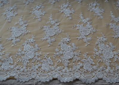 China Bloemen Geparelde Geribde Kantstof, Ivoor Geborduurde Kantstof met het Golvende Scherpen Te koop