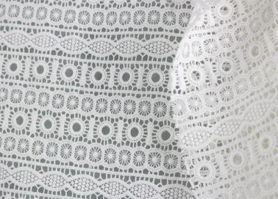 中国 衣類のための刺繍されたギピールレースの水溶性のレースの綿の化学レースの生地 販売のため