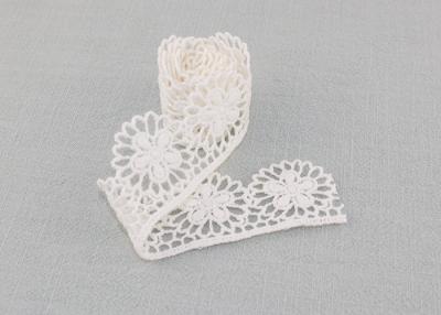 中国 綿のギピールレースのベニスのレースのトリムの水溶性のレースの花の刺繍されたレースのリボン 販売のため