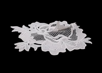 China Kundenspezifische wasserlösliche Spitze-Ordnungs-Kragen-Applikation der Blumen-Spitze/3D mit OEKO - Tex zu verkaufen